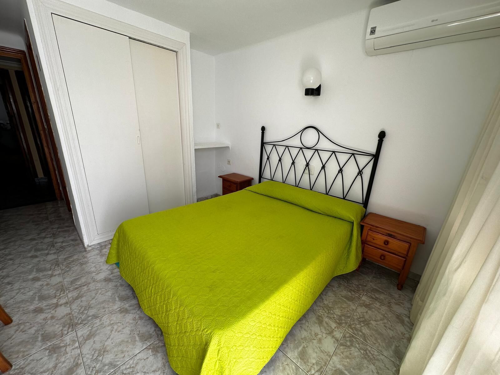 Quarto Duplo | Com mobília individualizada, cortinas/cortinados opacos 