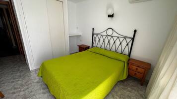 Quarto Duplo | Com mobília individualizada, cortinas/cortinados opacos