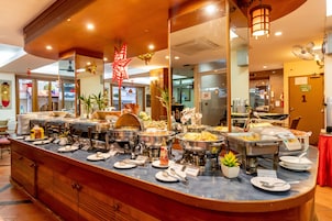 Café da manhã com buffet todos os dias (THB 250 por pessoa)