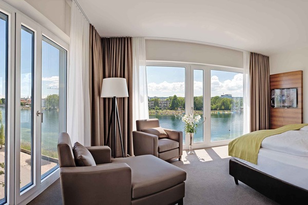 Estúdio, vista para o lago | Roupas de cama premium, edredons de pluma, cofres nos quartos