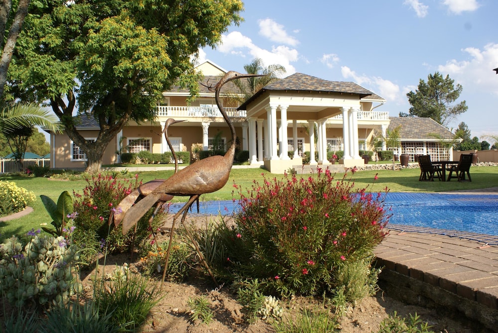Attache Guest Lodge - Midrand