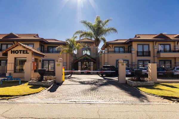 Premier Hotel Anta Boga -