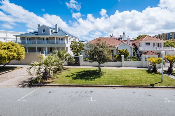 First Avenue Guesthouse - Port Elizabeth