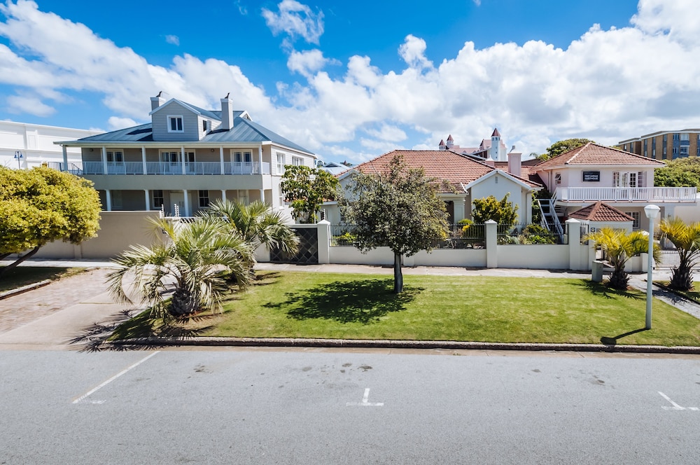 First Avenue Guesthouse - Western Cape