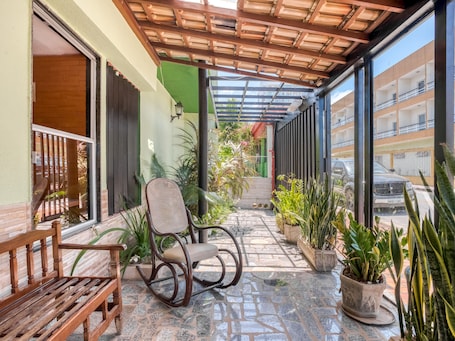 Pátio. Duas Praias Hotel