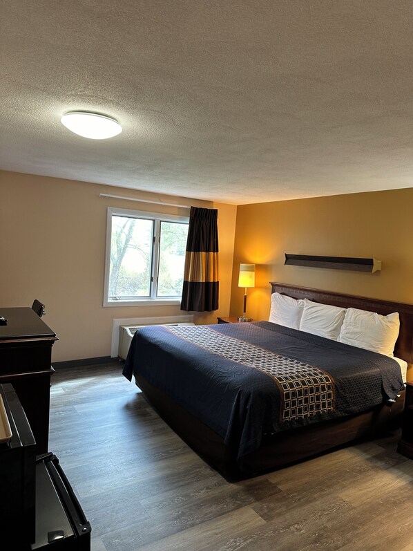 Quarto, 1 cama King | Escrivaninha, Wi-Fi de cortesia