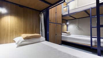 Dormitório Partilhado, em dormitório misto | Wi-fi grátis, roupa de cama fornecida