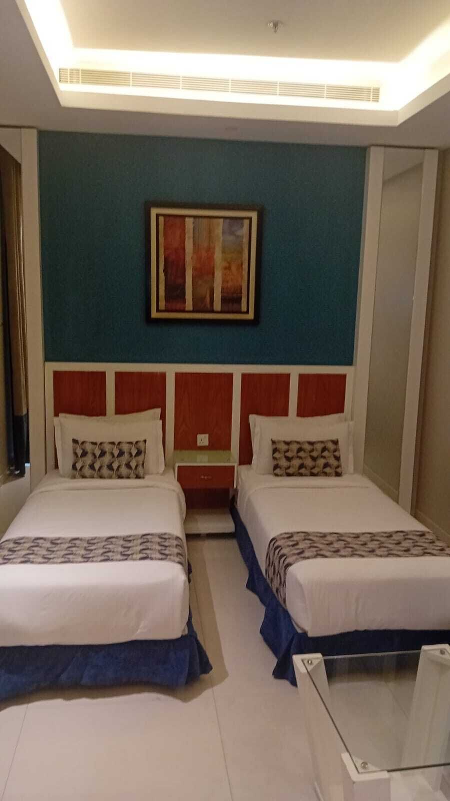 Quarto duplo standard | Cofres nos quartos, cortinas blackout, ferros/tábuas de passar roupa