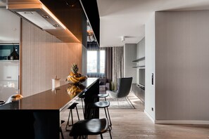 Cobertura, 1 quarto, vista para a cidade | Cozinha privada | Geladeira, micro-ondas, cooktop, lava-louças