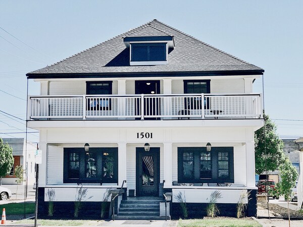 The Landing Hotel And Dining - La Grande, OR