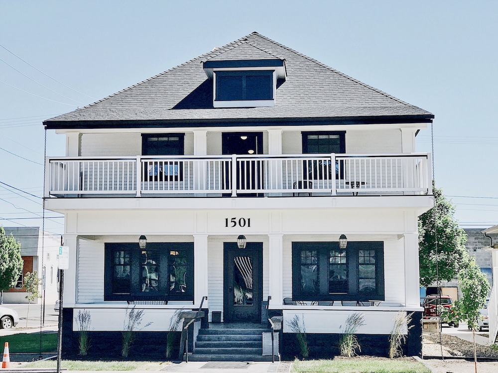The Landing Hotel And Dining - La Grande, OR