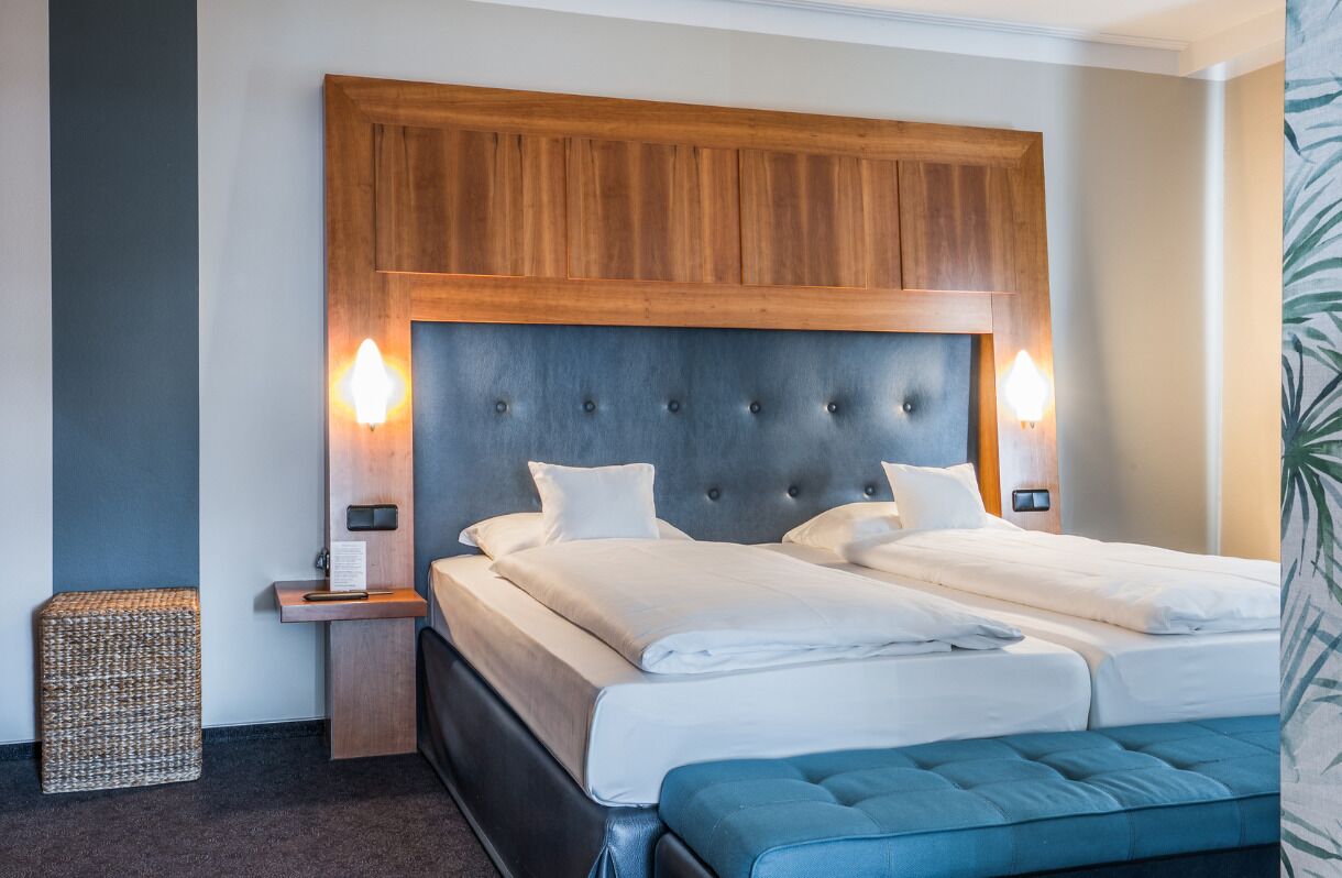Suite | Roupa hipoalergénica, minibar, cofre no quarto 