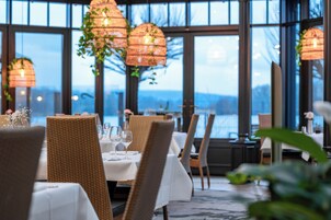 3 restaurantes: opção de almoço e jantar
