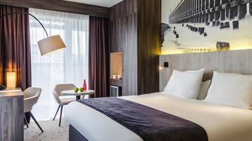Quarto Superior, 1 cama de casal | Minibar, cofre com capacidade para portátil, secretária