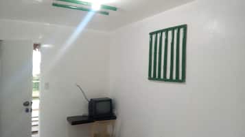 Quarto casal básico | Escrivaninha, quartos à prova de som