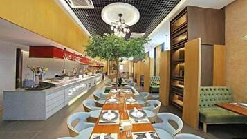 Pequeno-almoço tipo buffet diário incluído