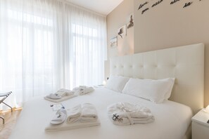 Penthouse de Luxo | Roupa de alta qualidade, cofre no quarto, com decoração personalizada