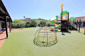 Área de recreio para crianças (ao ar livre)