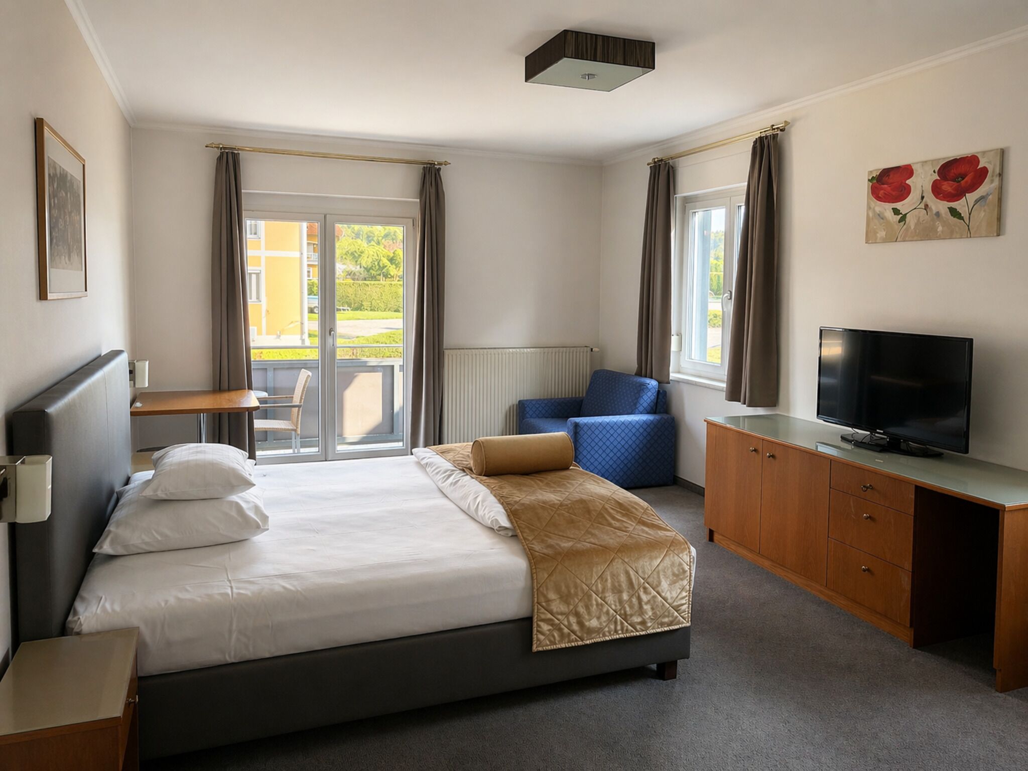 Quarto triplo | Frigobar, cofres nos quartos, escrivaninha, quartos à prova de som