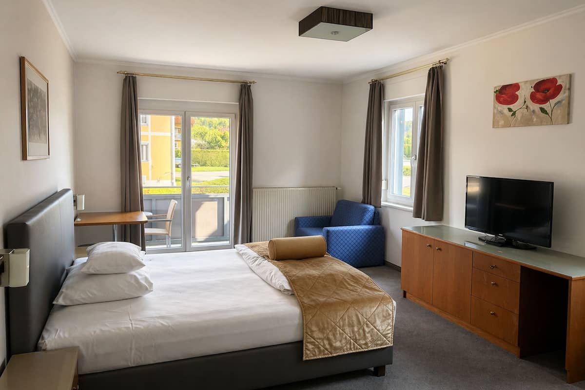 Quarto triplo | Frigobar, cofres nos quartos, escrivaninha, quartos à prova de som