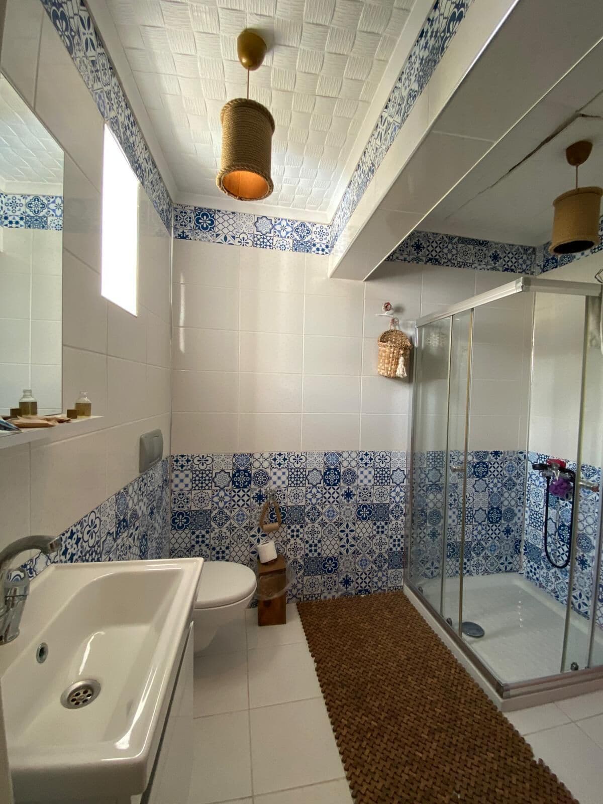 Casa Familiar, 3 quartos | Casa de banho | Um polibã, um secador de cabelo, chinelos, toalhas fornecidas 