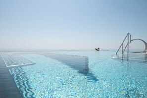 Piscina externa sazonal