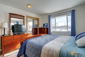 Quarto, 1 cama queen-size, casa de banho privativa