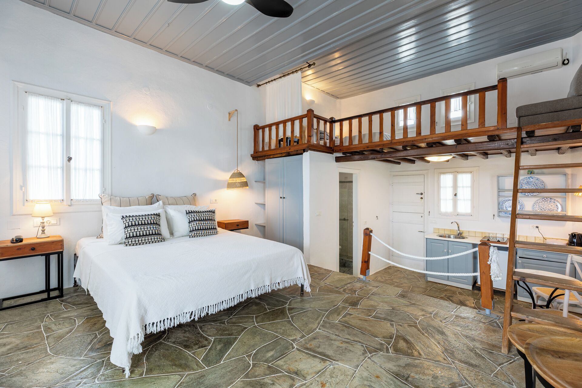 Suite Apartment with loft | Quartos insonorizados, ferro/tábua de engomar, Wi-fi grátis 
