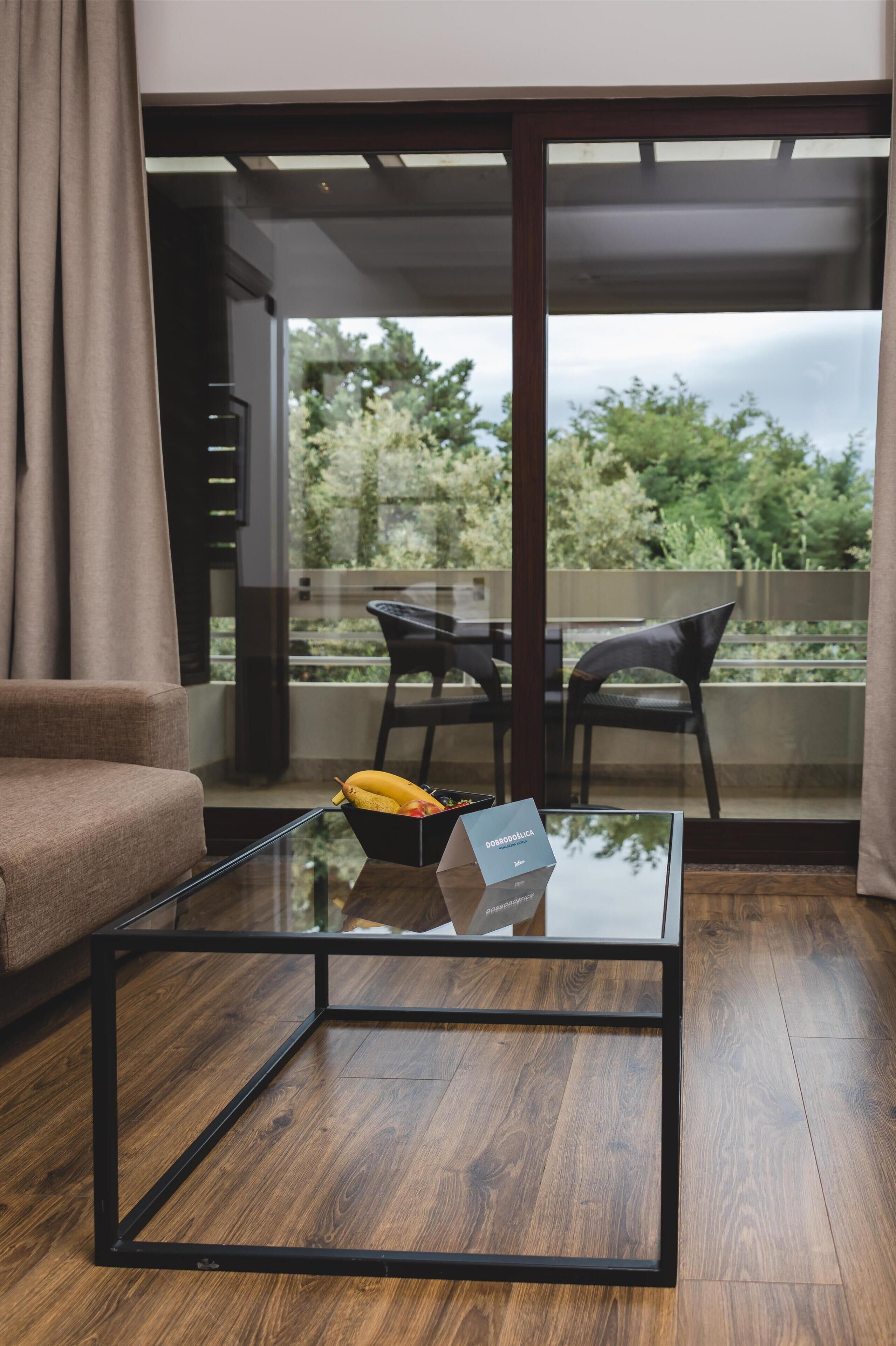 Quarto superior | Frigobar, cofres nos quartos, escrivaninha, Wi-Fi de cortesia