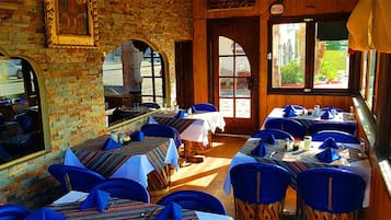 Café da manhã, almoço e jantar; culinária mexicana
