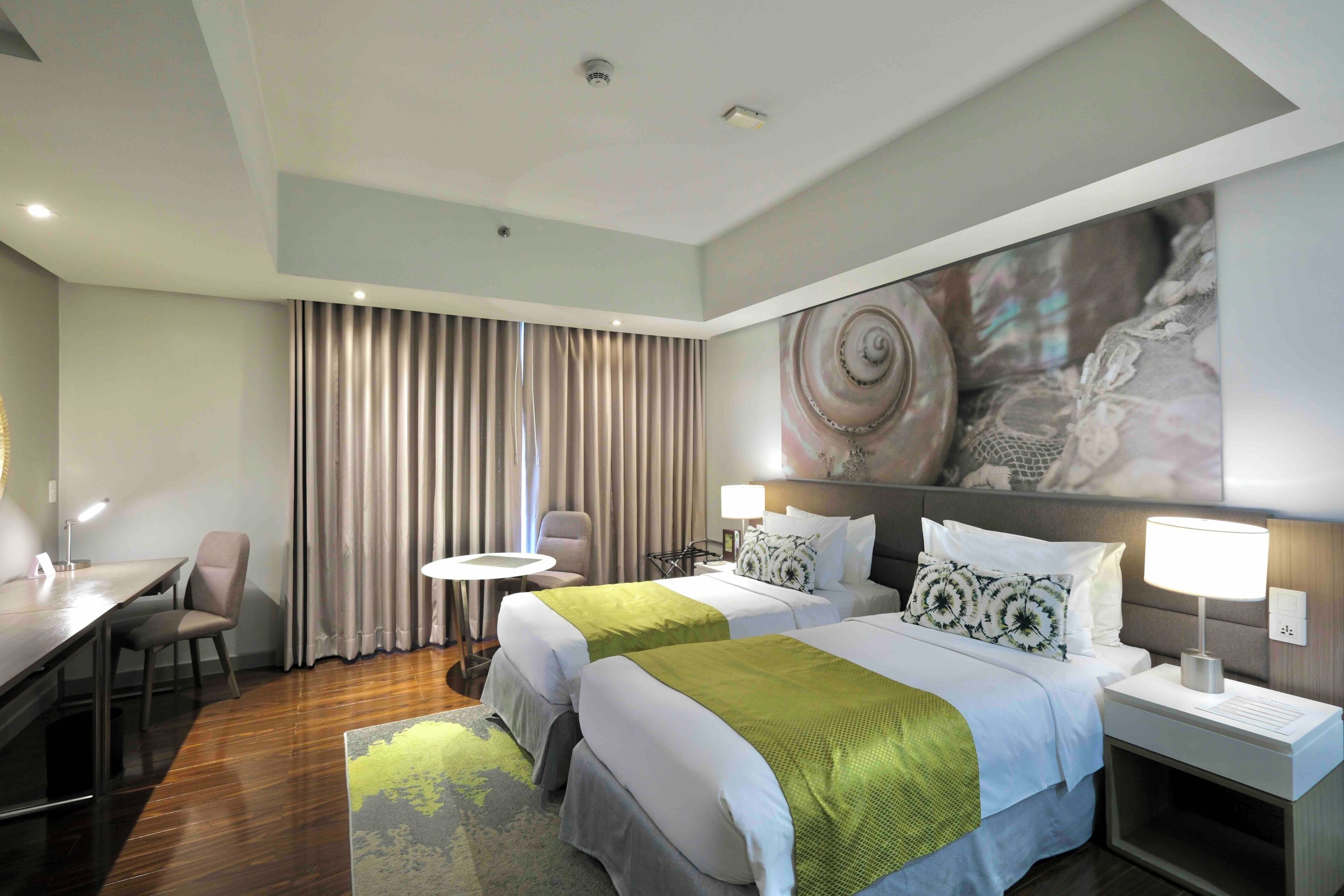 Quarto Twin, não fumadores | Roupa de alta qualidade, cofre no quarto, quartos insonorizados 