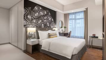 Apartamento luxo, 3 quartos, para não fumantes | 1 quarto, roupas de cama premium, cofres nos quartos