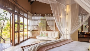Suite, 2 camas individuais | Sala