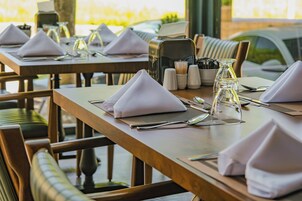 Pequenos-almoços e jantares servidos 