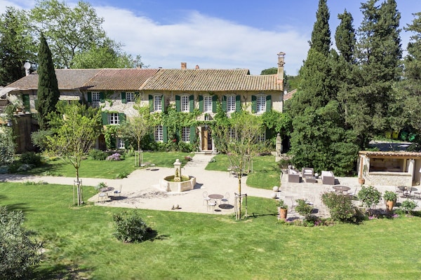 B&b Domaine De Rhodes - Le Pontet