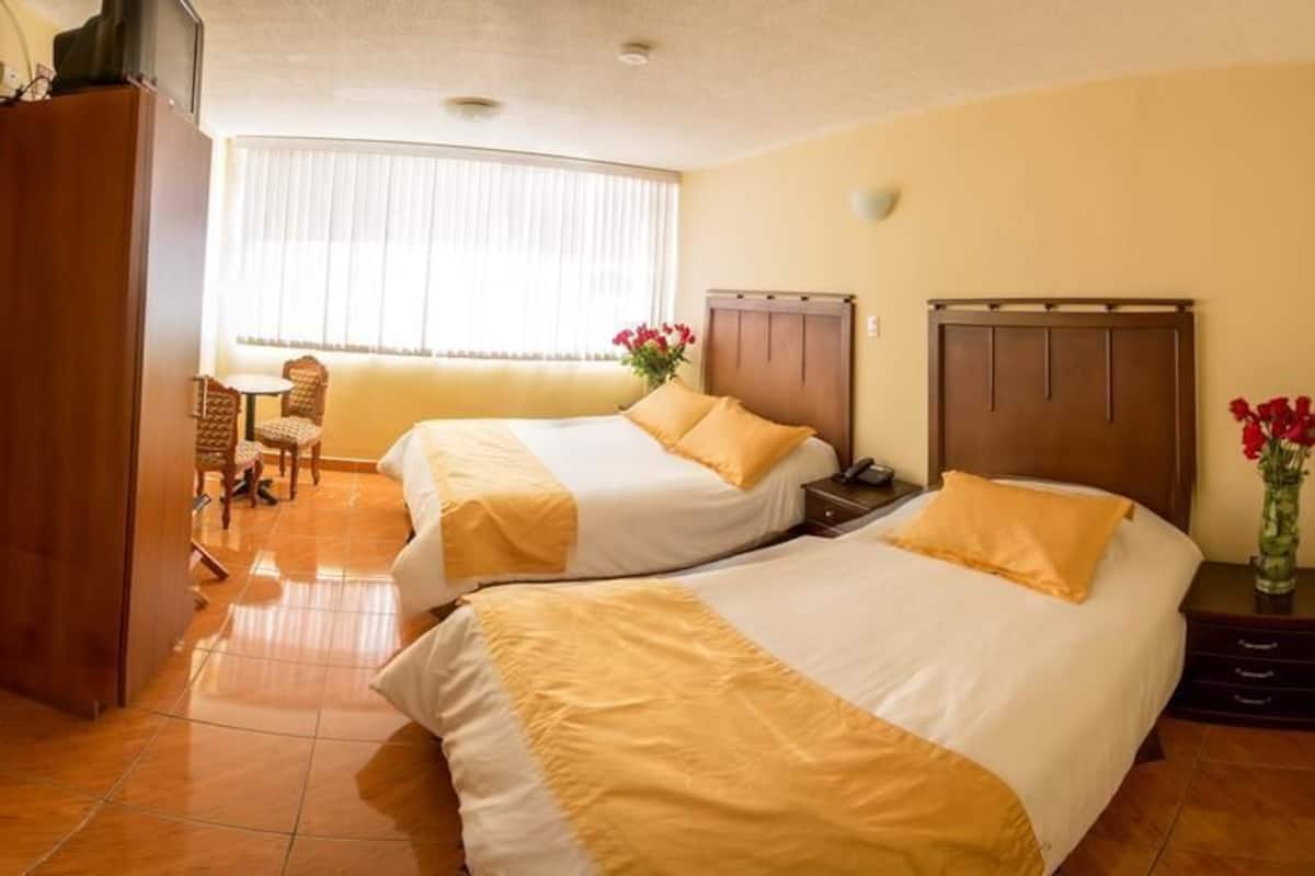 Minibar, secretária, secretária adequada para computadores portáteis