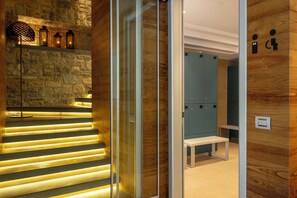 Sauna, banheira de hidromassagem, banho turco, massagens suecas 