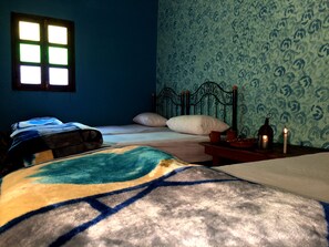 Quarto Quádruplo | Cortinas/cortinados opacos, ferro/tábua de engomar 