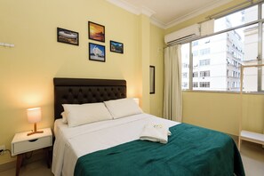 Estúdio Económico, 1 quarto, cozinha, vista parcial para o oceano | 1 quarto, ferro/tábua de engomar, Wi-fi grátis, roupa de cama fornecida 
