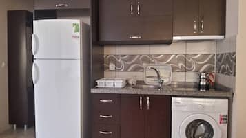 Suite Nobre, não fumadores, vista para o jardim | Kitchenette privada | Uma placa de cozinha, utensílios de cozinha