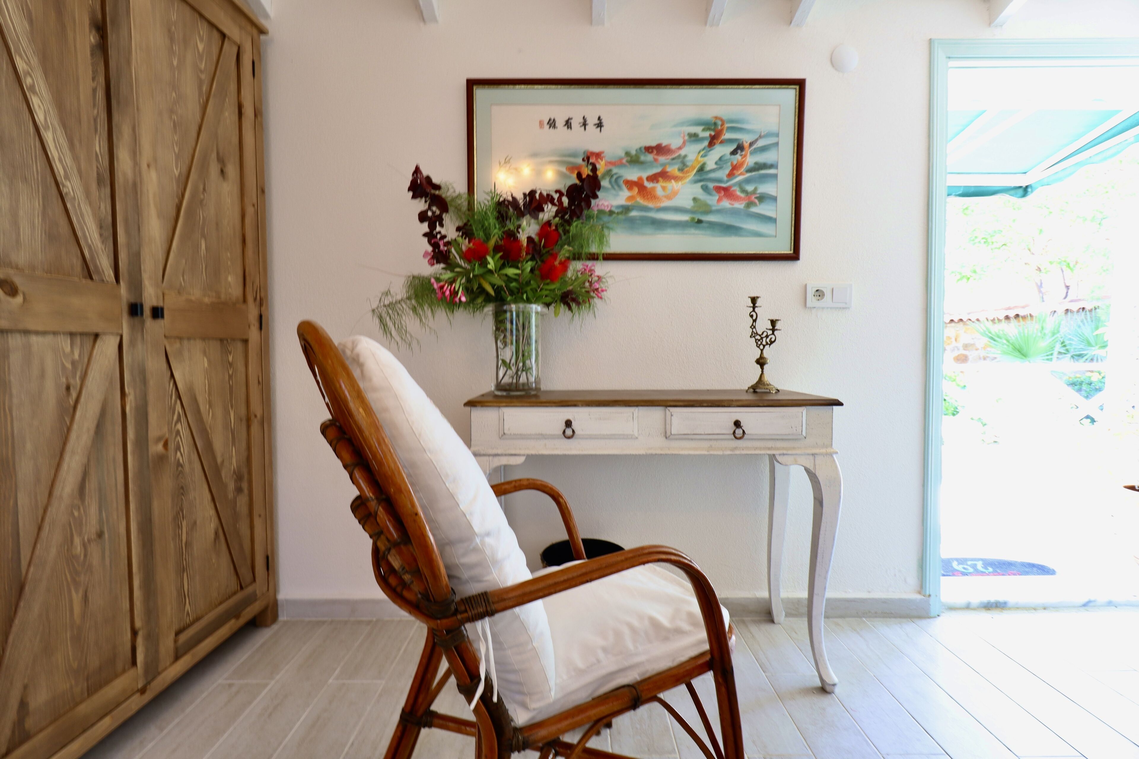 Quarto Deluxe, pátio, vista para o jardim | Minibar, secretária, Wi-fi grátis, roupa de cama fornecida 