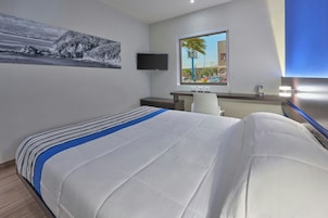Quarto, 1 cama queen-size | Secretária, berços/camas para crianças grátis, Wi-fi grátis 