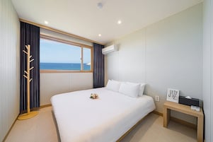 Roupas de cama premium, cortinas blackout, quartos à prova de som