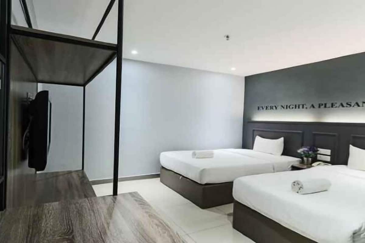 Escrivaninha, quartos à prova de som, ferros/tábuas de passar roupa