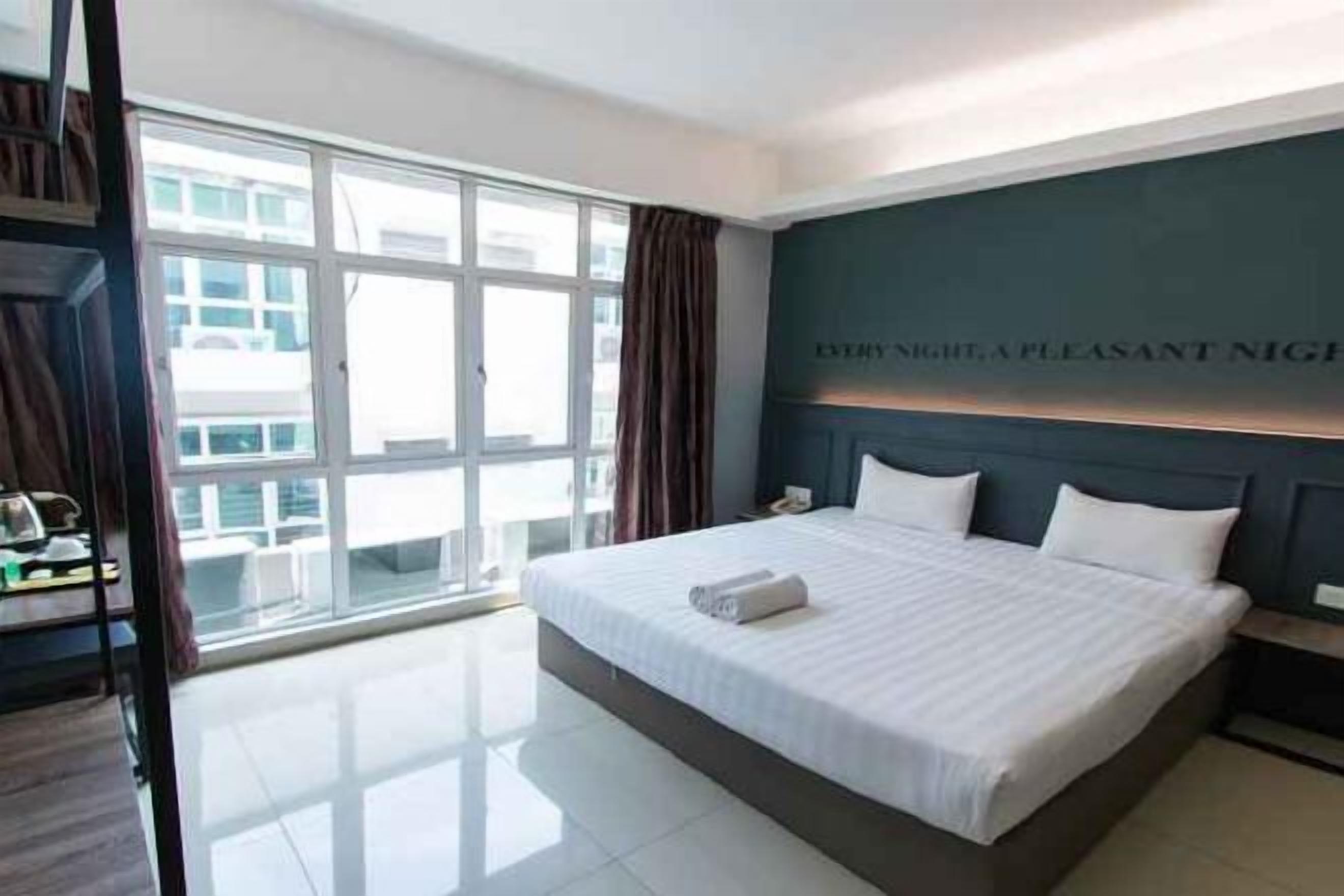 Escrivaninha, quartos à prova de som, ferros/tábuas de passar roupa