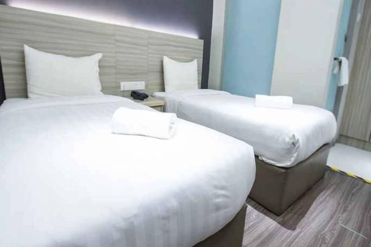 Secretária, ferro/tábua de engomar, Wi-fi grátis