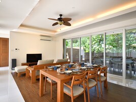 Vila real, para não fumantes (Terrace BBQ) | 1 quarto, edredons de pluma, ferros/tábuas de passar roupa