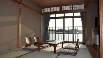 Quarto Tradicional, não fumadores (Japanese Style, 8 Tatami-mats) | Cofre no quarto, cortinas/cortinados opacos, ferro/tábua de engomar
