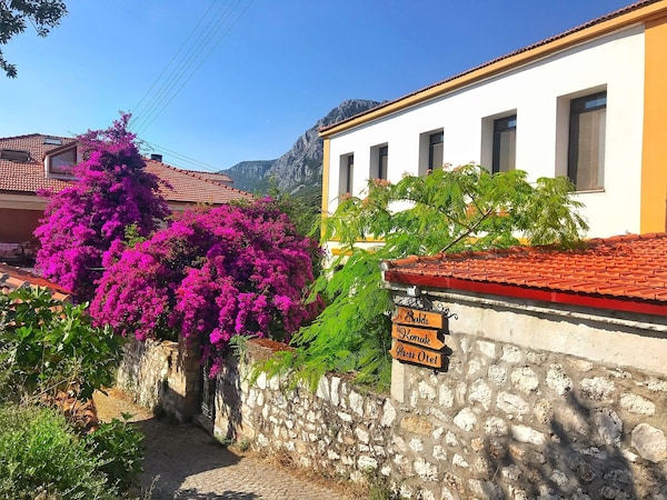 Saklı Konak - Karaburun
