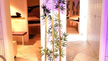Sauna seca, banheira de hidromassagem, sauna a vapor, massagens